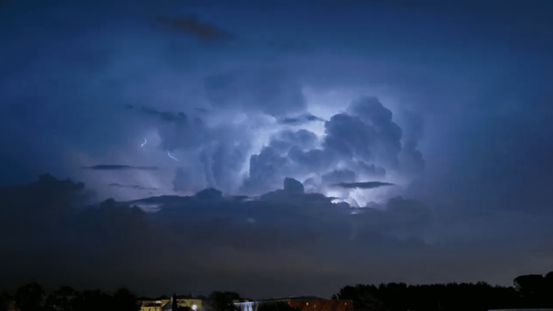 Time-lapse video shows lightning storm swirling in ominous clouds